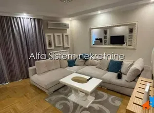 Izdavanje Stan - Beograd, Vračar: Hram Svetog Save - Neimar - Čubura