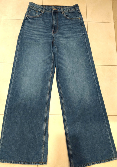 **H&M ULTRA HIGH WIDE JEANS**