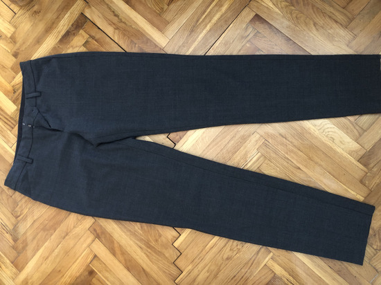Sive poslovne pantalone