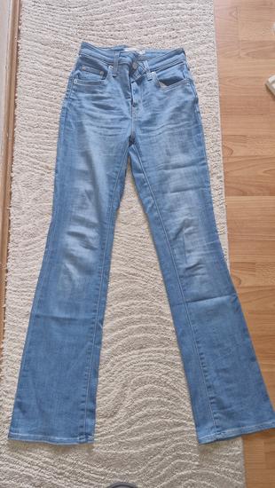 Nove levis 26-32
