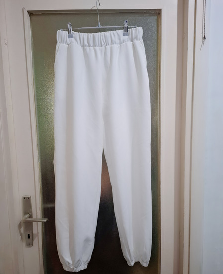 Bele pantalone/trenerke lagane prelepe NOVO