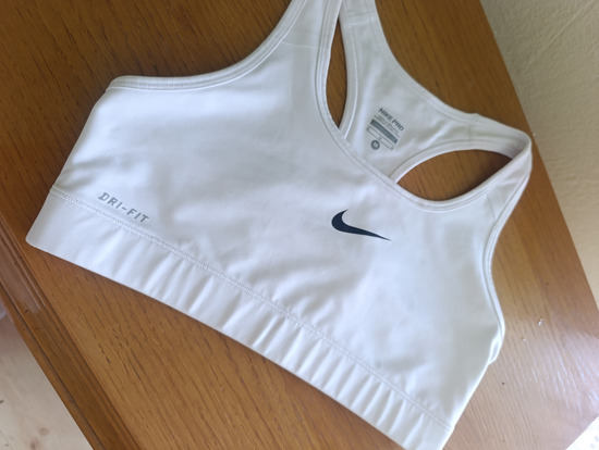 **Nike Pro Dri-FIT sportski top