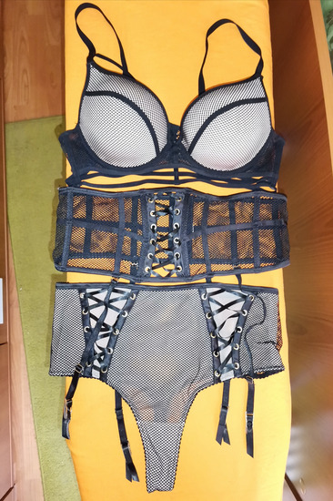 Trodelni set grudnjak visoke brazilke halter