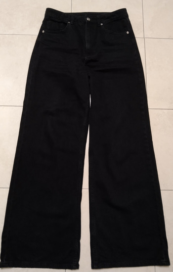 **H&M ULTRA HIGH JEANS**