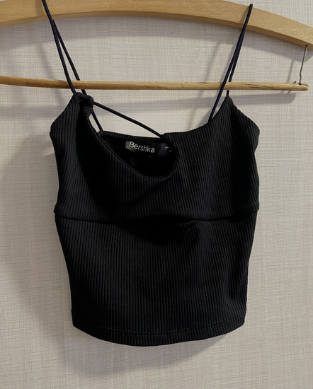 dva bershka croptop-a