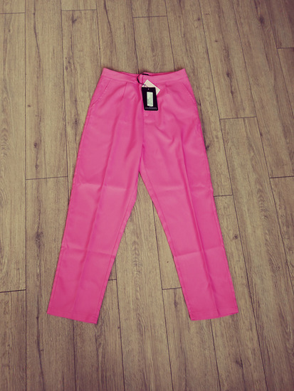 Nove PRETTY LITTLE THING roze pink pantalone L-40