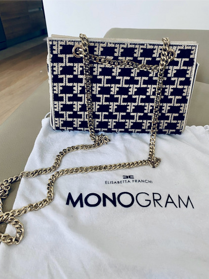 Elisabetta Franchi Monogram tašna sa lancem ✨