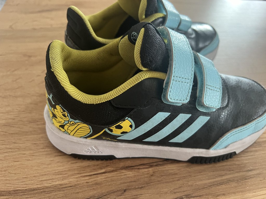Adidas patike za dečake br.32