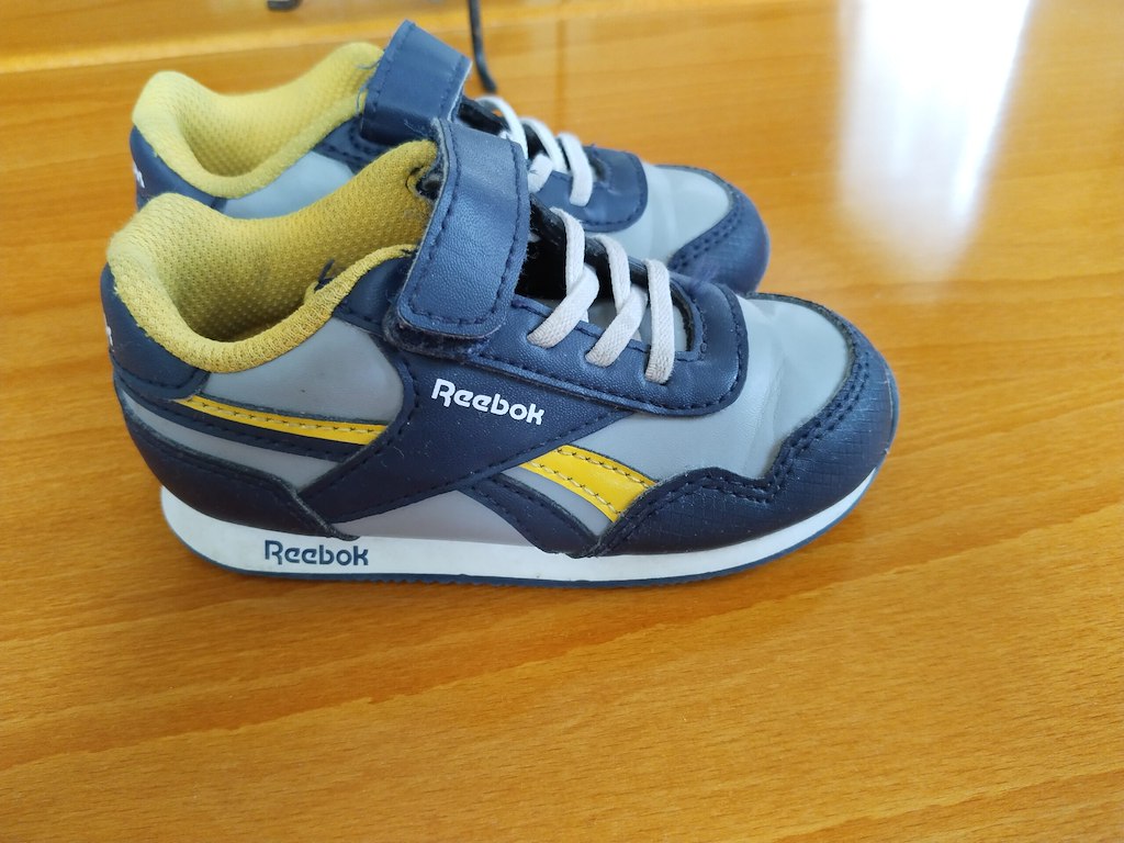 Reebok patike 22