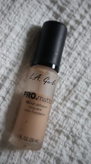 L. A girl puder NUDE