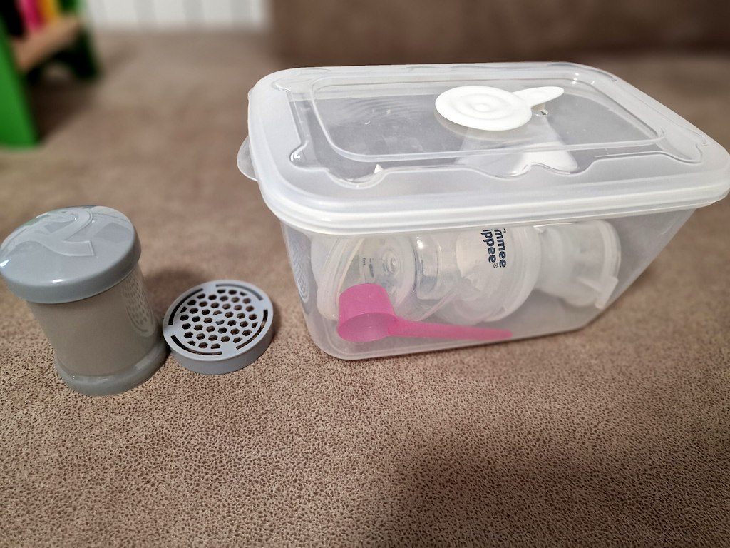 Tommee Tippee manuelna pumpica za izmuzavanje + POKLON TWISTSHAKE posudica