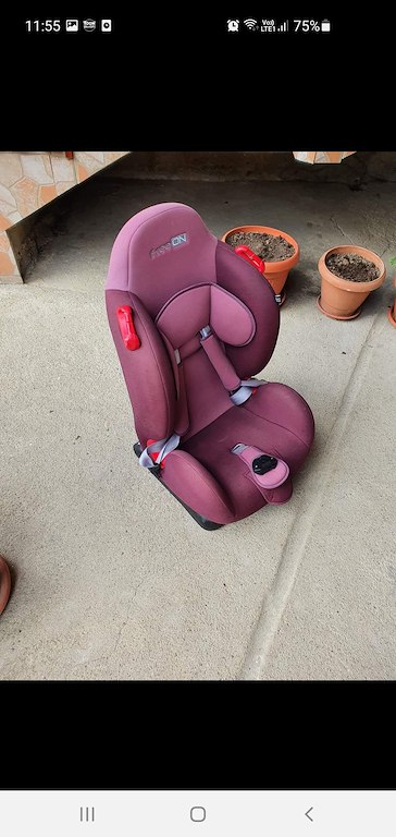 Auto sedište od 9 do 25 kg. Ima 2 položaja