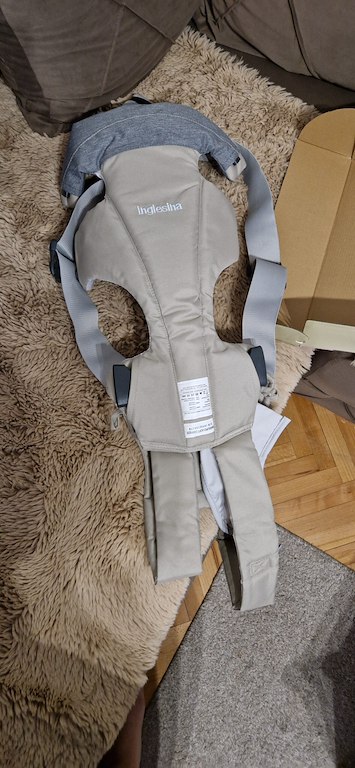Inglesina kengur nosiljka za bebe Front Light Grey