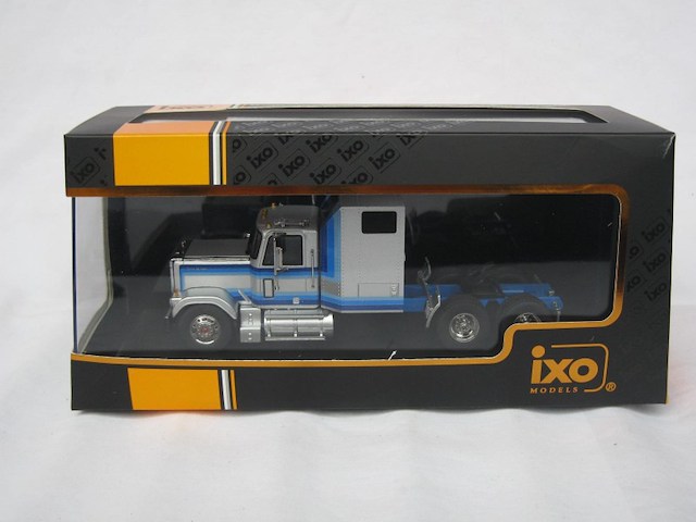 1:43 IXO GMC general