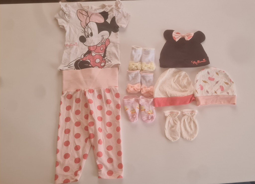 Minie mouse +čarapice i kapice