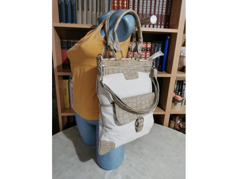 8. GUCCI KAO NOVA PRELEPA MODERNA TORBA