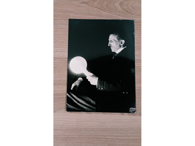 Crno bela fotografija Nikola Tesla