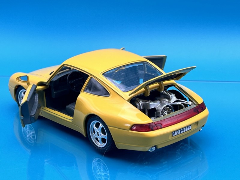 1:24 BBURAGO Posche 911 yellow [XD-04]