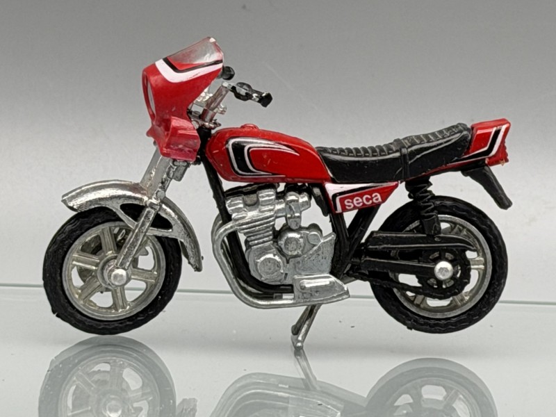 1:24 Yamaha XJ 750 Seca [MX-34]