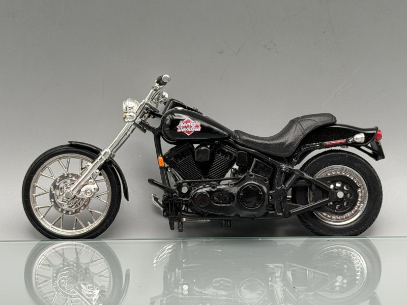 1:18 MAISTO Harley-Davidson Night Train [MX-17]