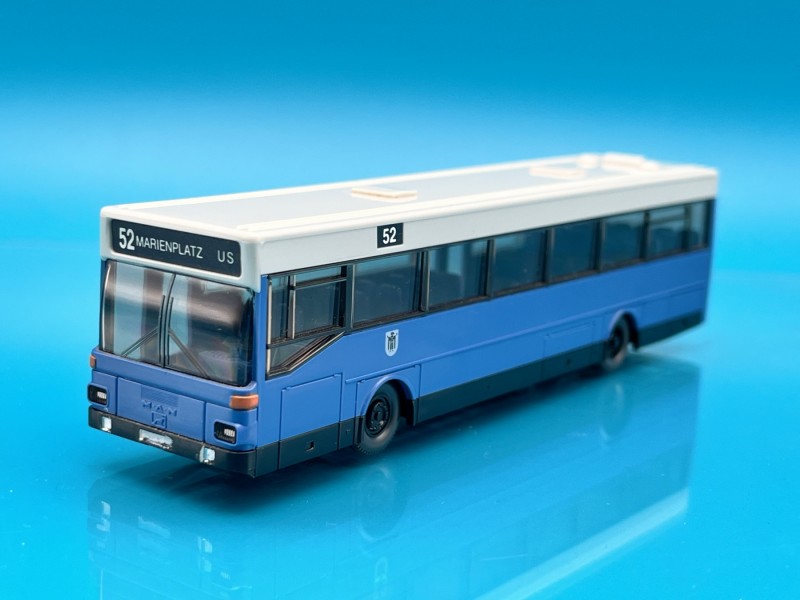 1:87 WIKING MAN autobus [XD-63]