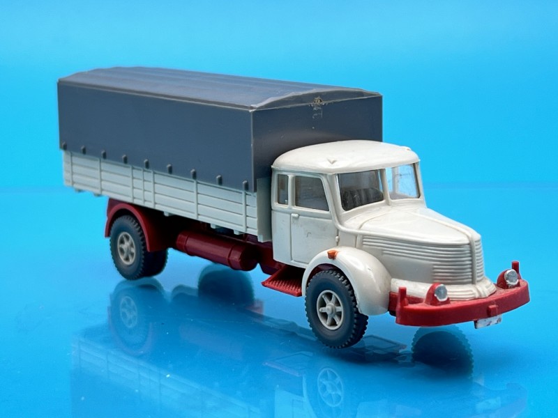 1:87 WIKING MB stari kamion MB L4500 [XD-27]