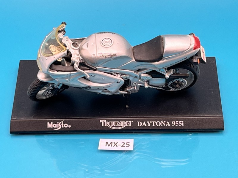 1:18 MAISTO Triumph Daytona 955i [MX-25]