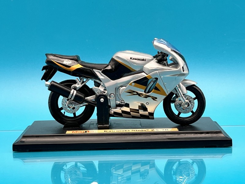 1:18 MAISTO Kawasaki Ninja ZX-7R [MX-72]