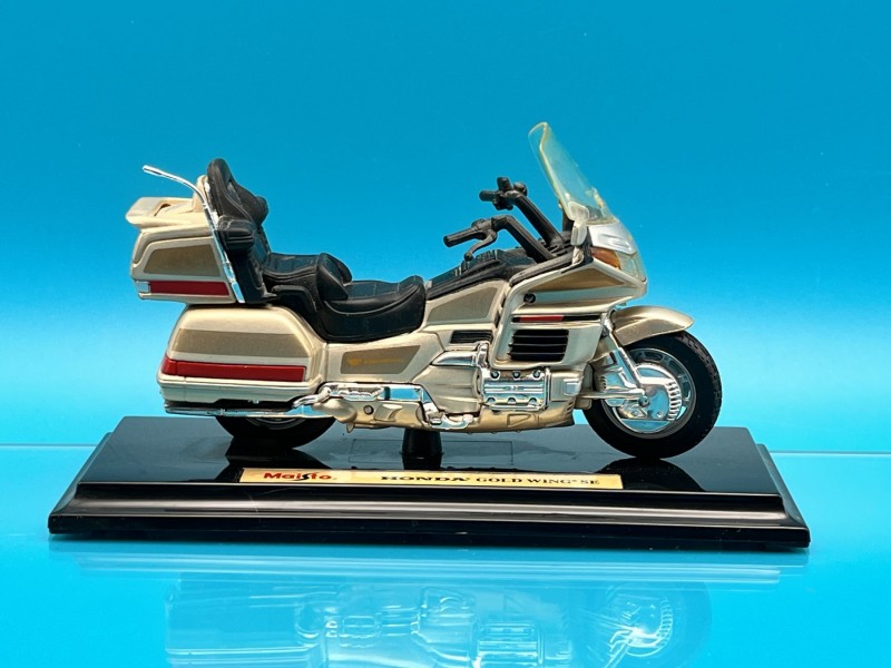 1:18 MAISTO Honda Goldwing SE [MX-99]
