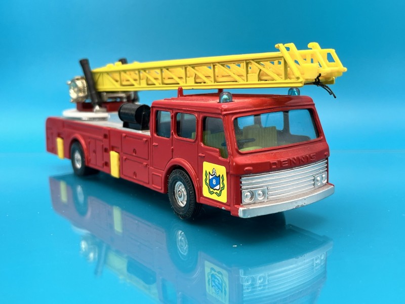 1:50 CORGI DENNIS Firebrigade [XD-17]