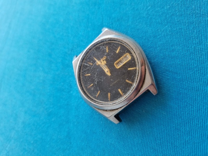 seiko 5 crni