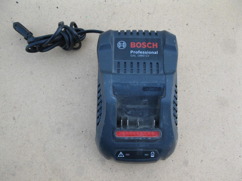 BOSCH GAL 1880CV Professional punjac-neispitan