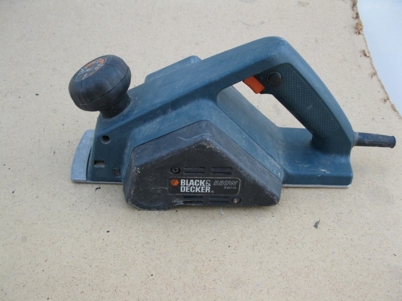 BLACK&DECKER KW715 glodalica za drvo-citaj opis