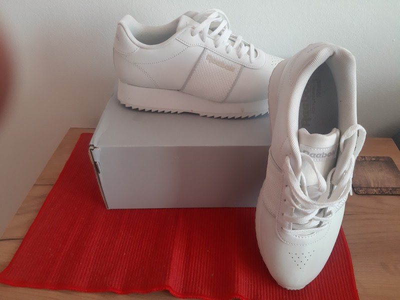 Nove ženske patike Reebok 38,5 SNIŽÈNO