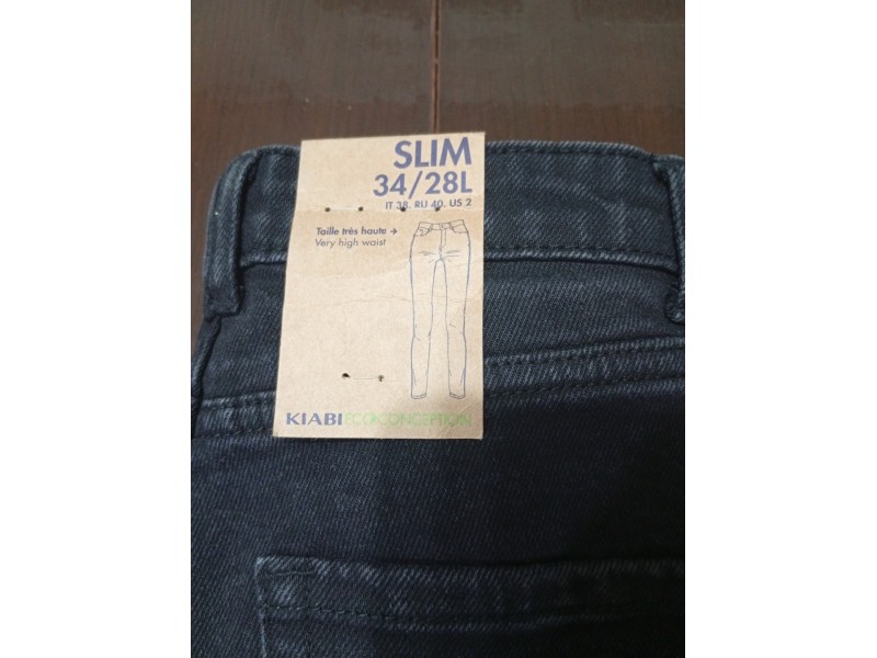 NOVO pantalone xs crne vel 34