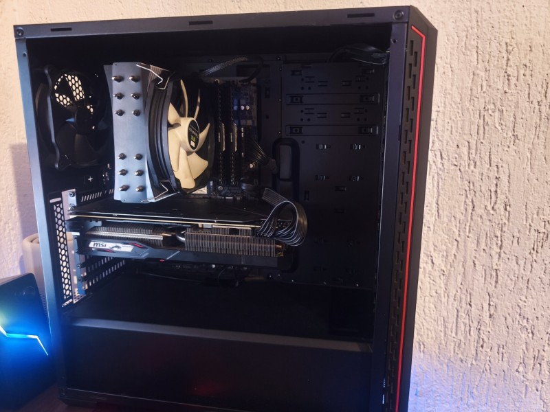 Gaming I7-8700, RX 5600 XT 6GB, 16GB ram, 256GB M.2 ssd