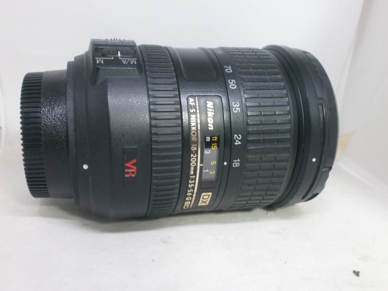 Nikon AF-S DX Nikkor 18-200mm VR f3.5-5.6G IF-ED