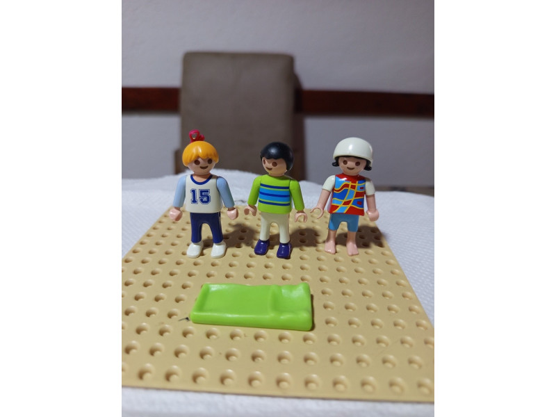 2. Playmobil figurice