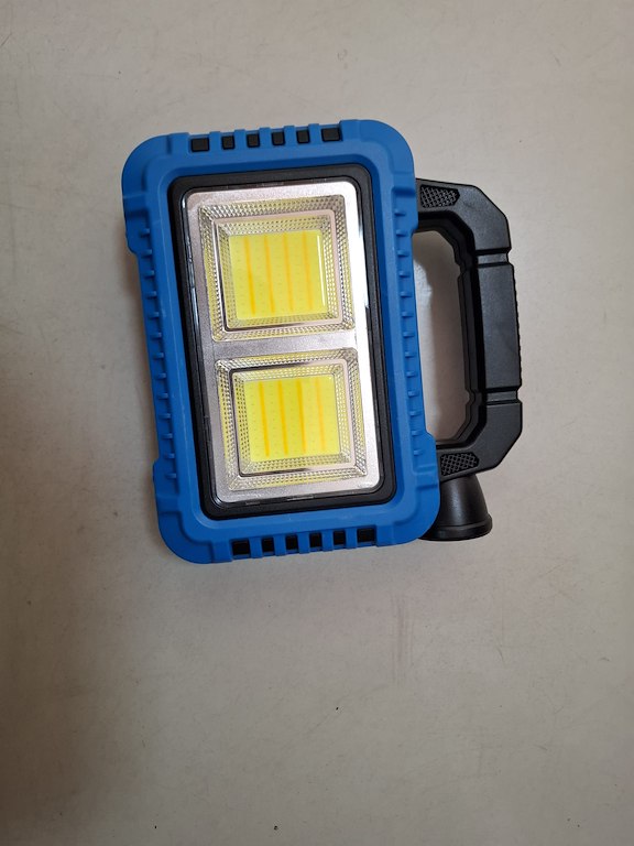 Baterijska lampa sa solarnim punjenjem