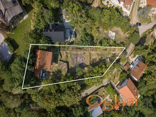 Asfaltni prilaz - Garaža - uknjižen 1/1 - pogled