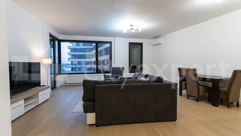 Stan za izdavanje BEZ PROVIZIJE: Dvosoban, 77m², Dunavska, Stari grad - 1200€