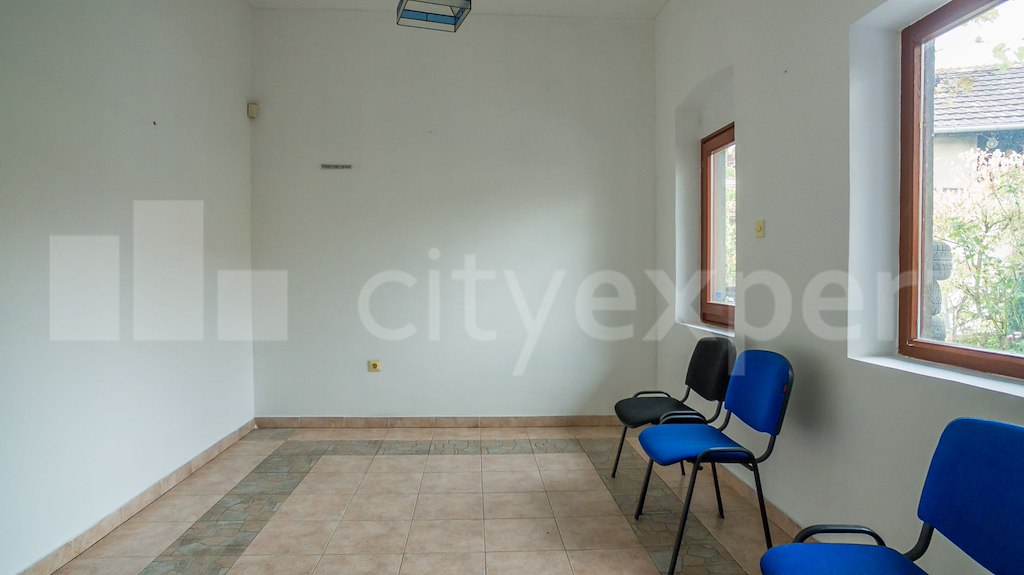 Poslovni prostor za izdavanje BEZ PROVIZIJE: Dvosoban, 90m², Kej Mike Paligorića, Crveni krst - 650€