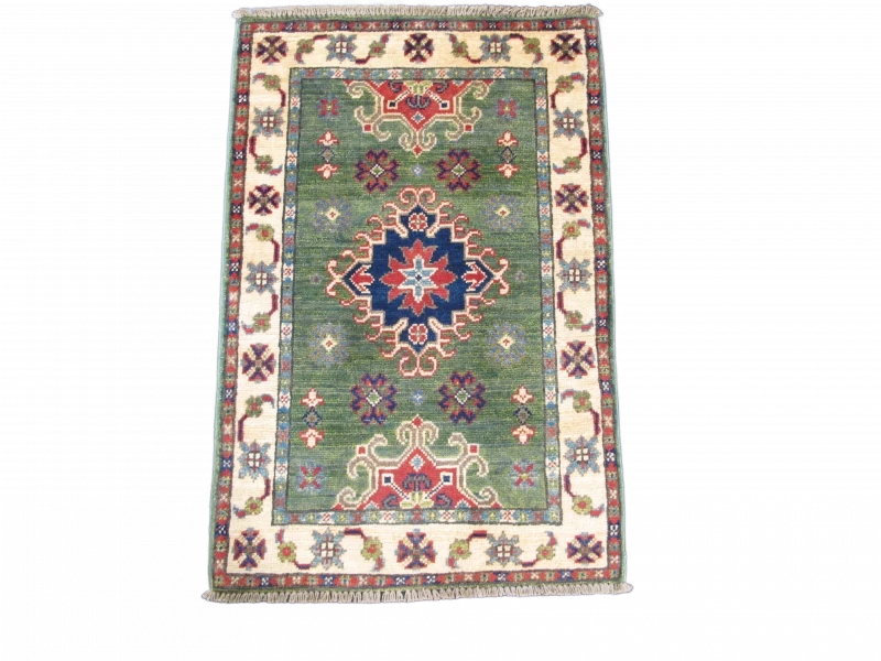 Kazak Šifra proizvoda: 419469
Dimenzija: 94 x 60 cm
Vuna 100%
Kazak tepisi