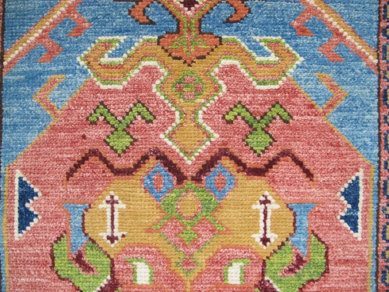 Kazak Šifra proizvoda: 419461
Dimenzija: 296 x 79 cm
Vuna 100%
Kazak tepisi