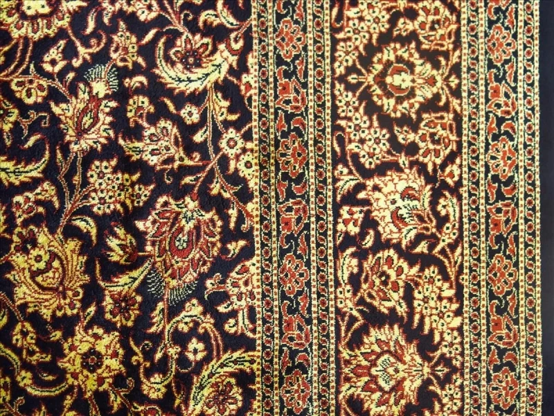 Ghom Silk Imperial Šifra proizvoda: 515261
Dimenzija: 192 x 130 cm
Svila 100%
Ghom (Qom) tepisi