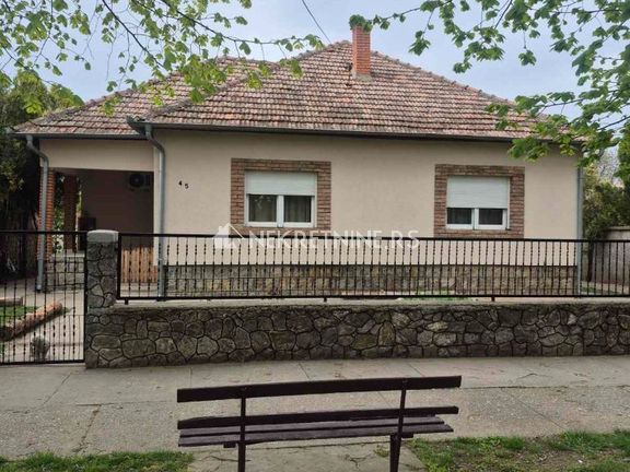 Debeljača – Komforna kuća 148m² na 8 ari placa
