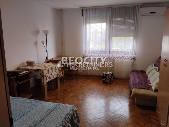 Novi Sad, Grbavica, Danila Kiša, 0.5, 27m2, 250EUR
