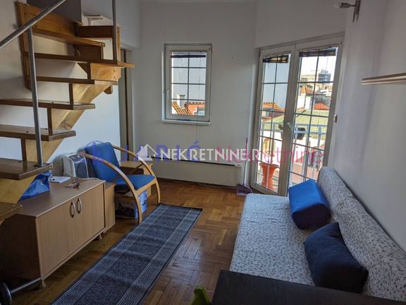 Vračar, Kalenić pijaca,duplex!33m2.1.5.