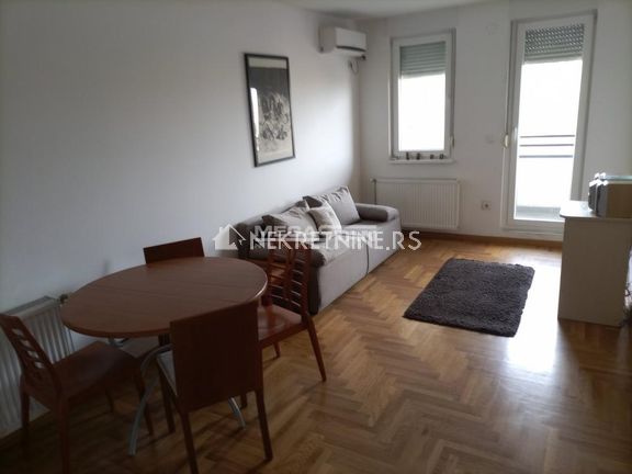 Mali Mokri Lug, namešten, renoviran