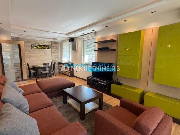 Novi Beograd, Blok 22, Antifašističke borbe, 4.0 stan, 115m2, 1250 EUR